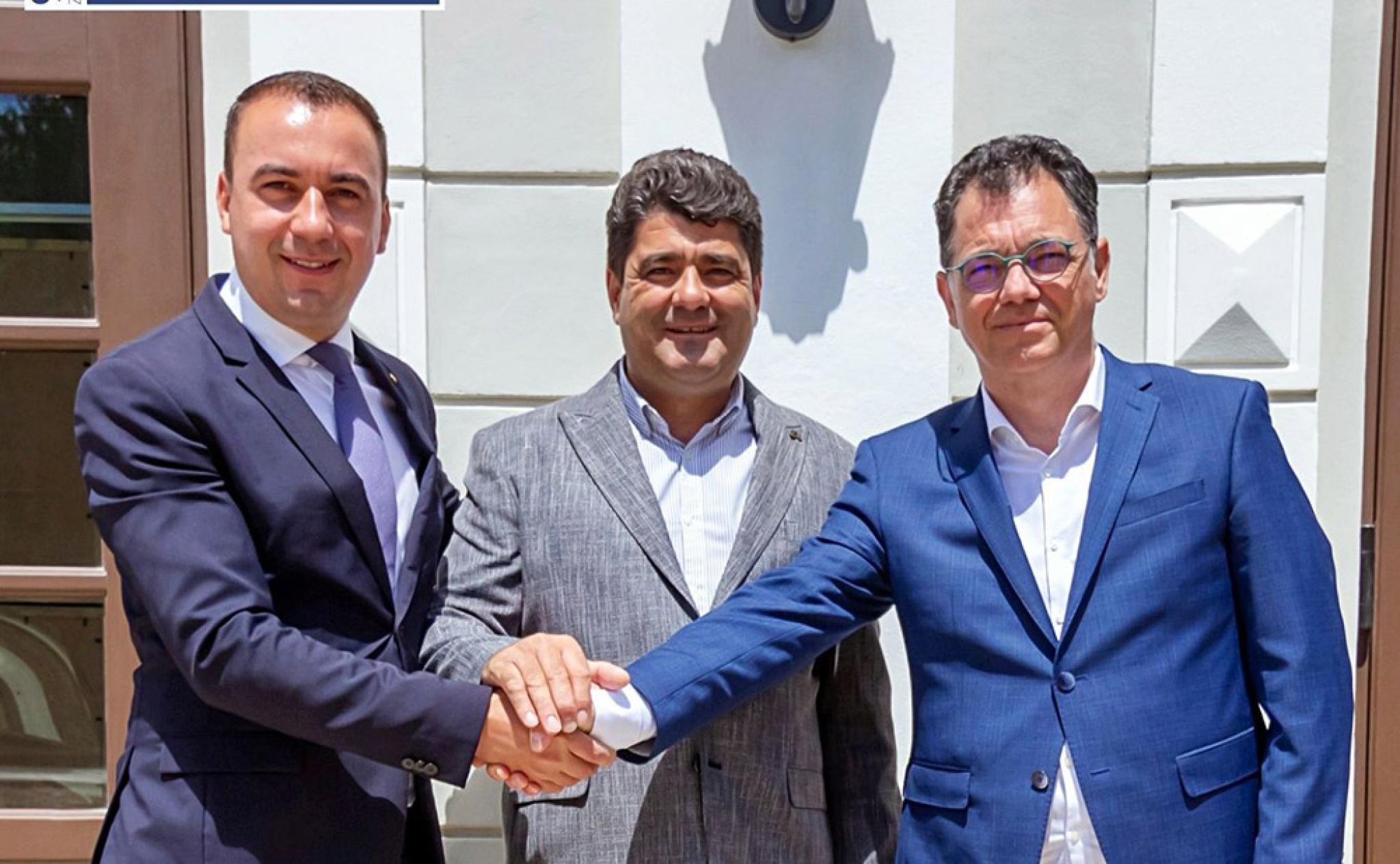 Local: Candidatul PSD pentru Primaria Vatra Dornei Gheorghe Apetrii ...